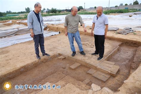 中国文化遗产研究院原院长柴晓明省考古学会会长孙英民一行视察正平坊发掘现场 隋唐洛阳城定鼎门遗址