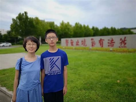 爱你，不止母亲节 晒晒我与母亲的合影澎湃号·政务澎湃新闻 The Paper