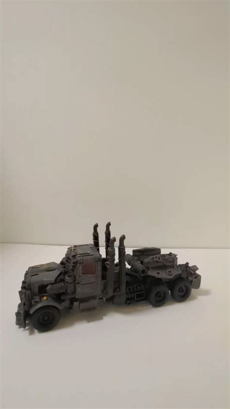 Rotb Scourge Mini Review And Transformation [credits To Eyckzim On Youtube] R Transformers