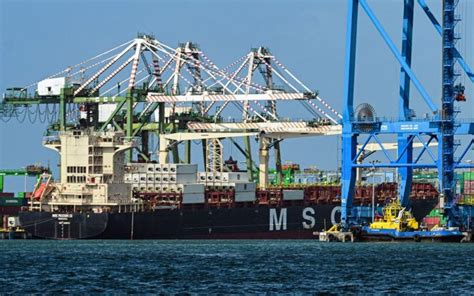 파나마 항구 매각 4월2일 서명中 트럼프에 굴복 비판