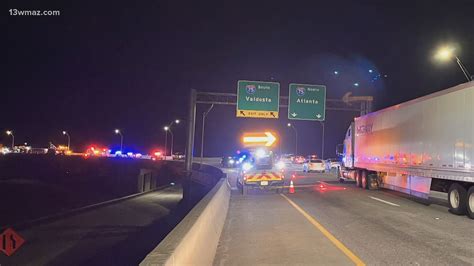 Tractor Trailer Overturns Blocks Westbound Traffic On I 16