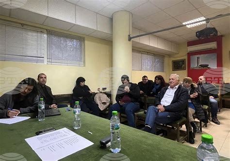 Структурите на БСП в страната подреждат листите с кандидати за народни представители Утро