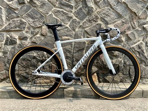 스페셜라이즈드 알레 스프린트 트랙 화이트 프레임셋 그랑콤페 피스타 카본 트랙 휠셋 로터 알듀 스기노 젠 트랙 크랭크셋 3t 컴포넌트 커스텀 픽시 바이크 리뷰