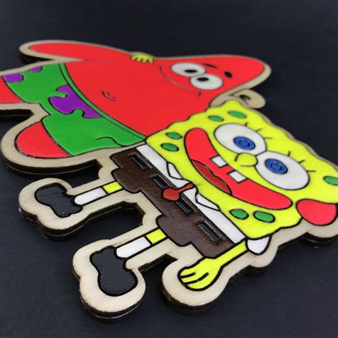 قیمت و خرید دیوارکوب زیروبم مدل بلک لایت طرح باب اسفنجی و پاتریک