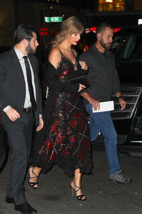 Omg She Looks Amazing R Taylorswiftpictures