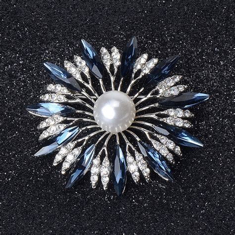 Badu Bg Нови кристални слънчогледови брошки за женско парти Сватбена сплав Корсаж Аксесоари за