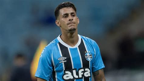 Mano Deve Dispensar Pavón André Henrique E Nathan Pescador