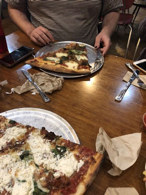 Classic Slice 238 Photos And 367 Reviews Pizza 2797 S Kinnickinnic