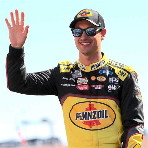 Middletown Native Joey Logano Wins 3rd Nascar Title Putting Him In Rare Class Old Saybrook