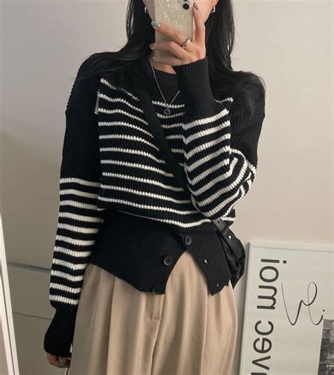 밑단트임허리잘록~ 버튼 트임 단가라 라운드 니트 2color몽그라미