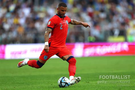 땡큐 케인 잉글랜드 국대 풀백 워커 77번째 A매치에서 데뷔골…대표팀 데뷔 12년 만에 골맛