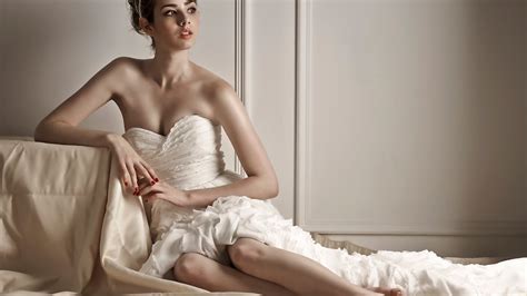 時尚新娘秘書婚紗造型師在這裏 時尚新娘最愛的美麗婚紗 Youtube