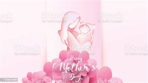 해피 어머니의 날 인사말 카드입니다 종이 컷 스타일 엄마 웃 고 분홍색 배경과 꽃 프레임에에서 행복과 건강 한 아기를 들고 벡터 일러스트입니다 텍스트에 대 한 공간을 복사