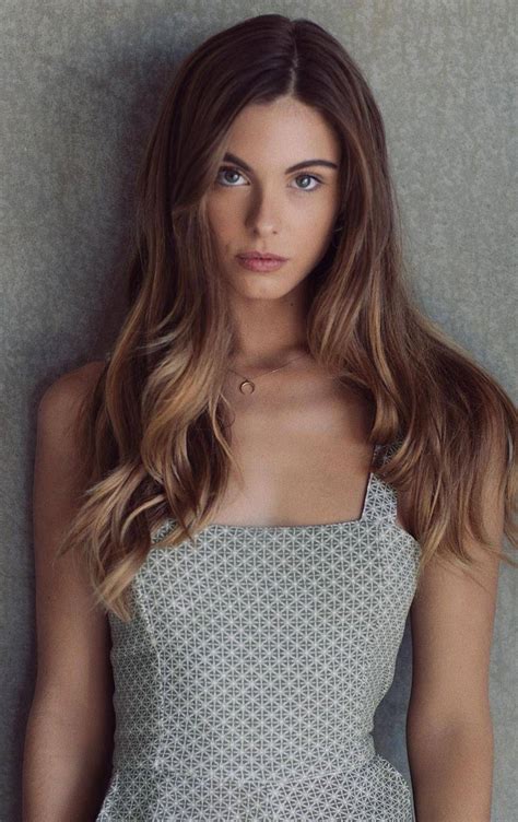 Carmella Rose Scrolller