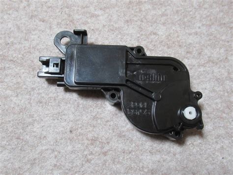 【やや傷や汚れあり】★動作ok★ スズキ エブリィ Da64v バックドアロックアクチュエーター バックゲート リアゲート ソレノイド
