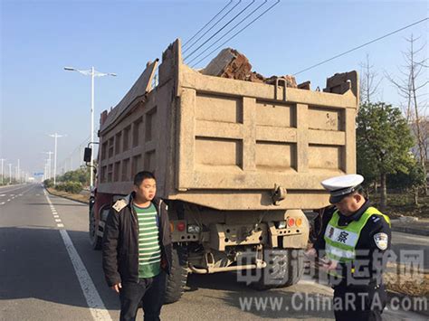 江苏 淮安市交警三大队紧扣三个环节强力推进渣土车整治 · 中国道路运输网（专业道路运输门户）