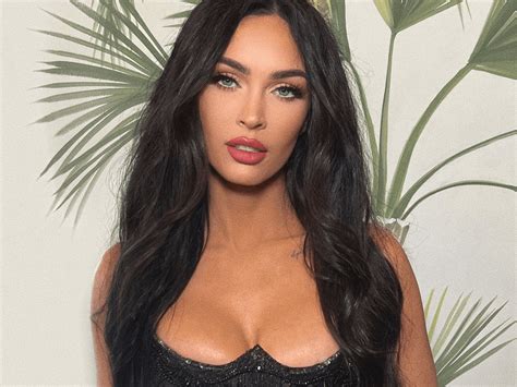 Megan Fox Is The Latest Celebrity To Try Jello Nails