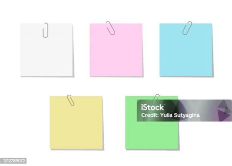 빈 컬러 노트가 있는 클립입니다 메시지 용 시트 또는 더 많은 텍스트 추가 메모용 템플릿입니다 흰색 배경에서 격리된 벡터 그림 종이에 대한 스톡 벡터 아트 및 기타 이미지