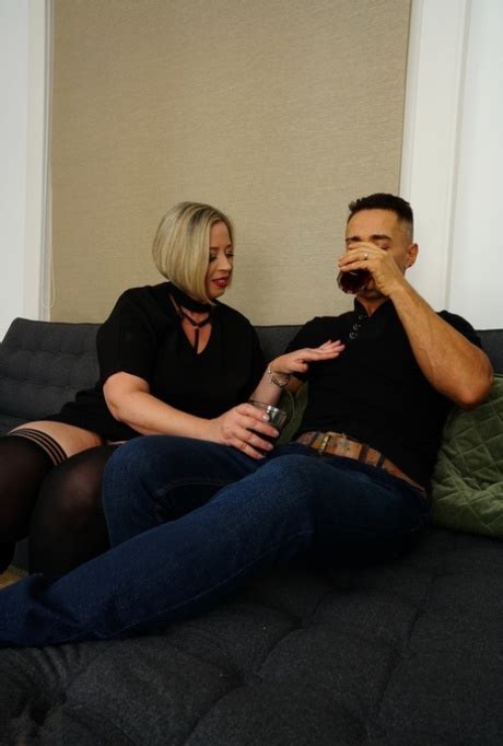 Sexy Israeli Mature Shooting Star Gives A Fantastic Bj Before Riding A