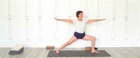Iyengar Yoga For Beginners Basic Poses Desa Yogi Iyengar Yoga