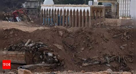 Medical Assistance Three Dead Hundreds Hospitalised In Iran Dust