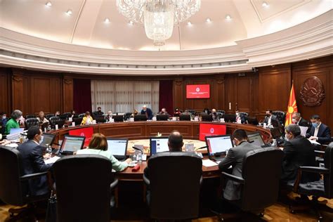 Обезбедени дополнителни 284 9 милиони денари за нови 1 216 вработувања преку Оперативниот план