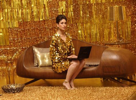 Kareena Kapoor Hot Wallpaper HD Indian Celebrities 4K Wallpapers Images And Background