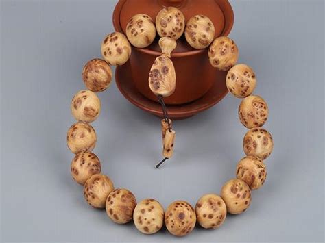 市面上有以侧柏来冒充崖柏的不在少数，两者又有什么区别呢？ 知乎