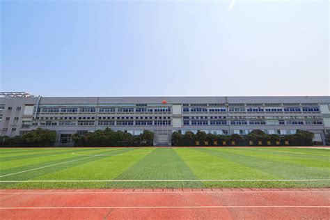 深圳市龙湾职业技术学校有限公司
