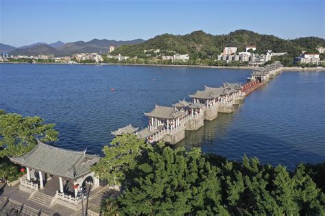 廣東潮州廣濟橋是四大古橋之一橋頭有塊石碑上面有行神秘文字 壹讀