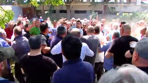 ქვების სროლა და ცემა „ნაცმოძრაობის“ ამომრჩეველთან მორიგ შეხვედრაზე Netgazeti • ერთიანი