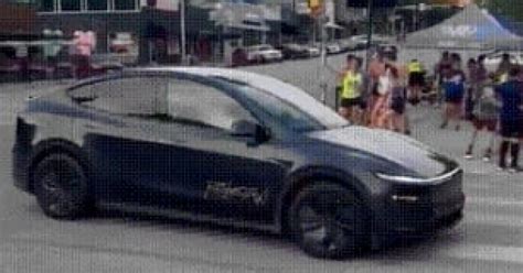 테슬라 로보택시 서비스 시작웨이모·죽스와 자율주행 경쟁 본격화