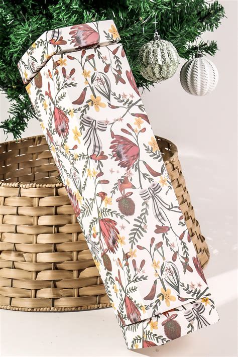 Colab Deerly Studio Festive Cracker T Box