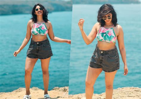 അതീവ ഗ്ലാമറസ് ലുക്കിൽ നൈല ഉഷ Screenima