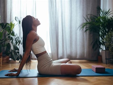 12 Spinal Decompression Exercises Beginner To Advanced Fitness Trends Exercise Stretch Routine