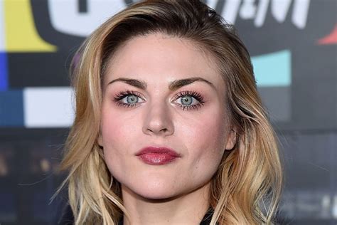 Франсис Бийн Кобейн извън сянката на баща си Diva Magazine