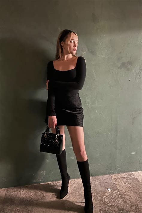 Alycia Debnam Carey Instagram October 25 2022 Star Style