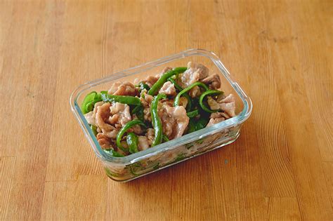 無理なくできる「メイン」の作り置きおかず。お弁当youtuber・にぎりっ娘。さんの、週末1時間5品だけ！ ゆるっと作り置きおかず