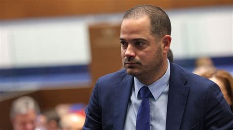 Калин Стоянов с въпроси за кортежа на президента Радев