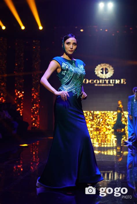 ФОТo Загвар зохион бүтээгч Д Отгонжаргалын урласан гоёлын даашинзууд