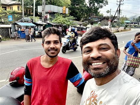 රෝද අපි නොහඳුනන ඇමරිකානු ජාතිකයෙකු විසින් ඩොලර් 300 ක මුදලක් මගේ ගිණුමට බැර කර ඇති බව මීට