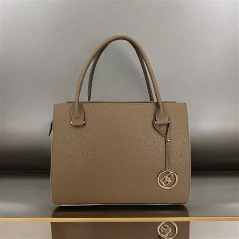 Сумка каркасная женская Betty Pretty из кожи бежевая 986BEG от продавца ...