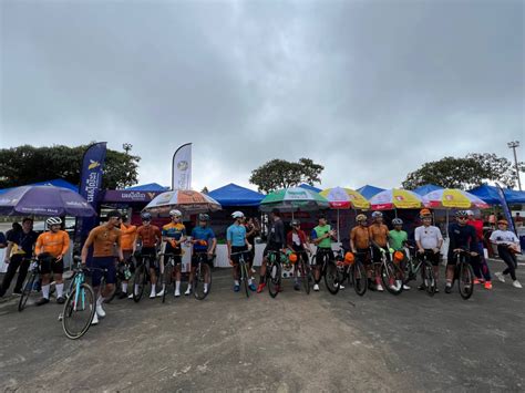 ដើម្បីកុមារកម្ពុជា ភ្ញៀវ៧០០នាក់ចូលរួមកម្មវិធីរត់ពាក់កណ្ដាលម៉ារ៉ាតុងលើកំពូលភ្នំបូកគោ