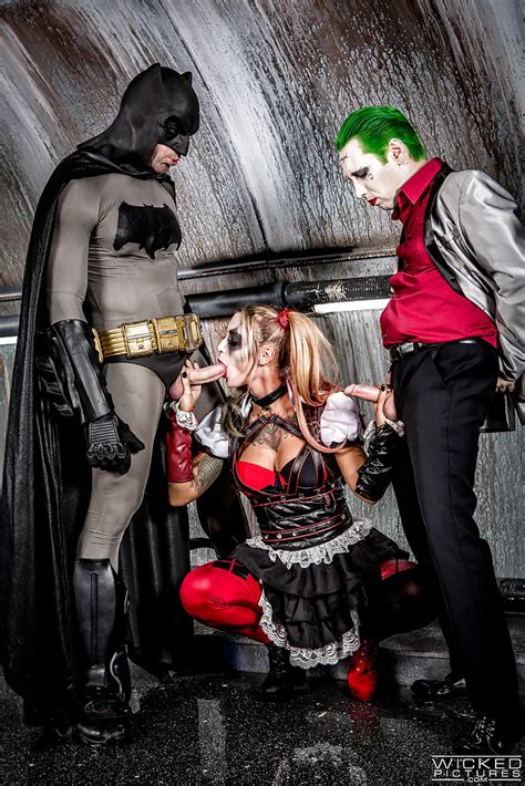 Pornstar Kleio Valentien Sucking Off Batman And The Riddler At Same Time Porn Pictures Xxx