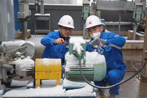 兰州石化积极应对降雪降温保障生产平稳运行