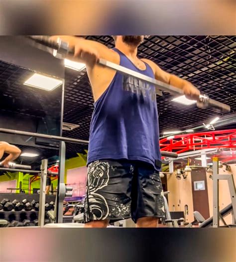 Комплекс из 4 упражнений для прокачки плеч Делай Правильно Дзен