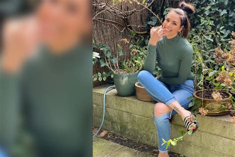 Assi Palme Lässt Sich Esther Sedlaczek In Der Corona Pause Gehen