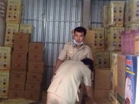 សមត្ថកិច្ច មន្ទីរ កសិកម្ម ខេត្តបន្ទាយមានជ័យ សហការ ជាមួយ នគរបាល ប្រឆាំង បទល្មើស សេដ្ឋកិច្ច ចុះ