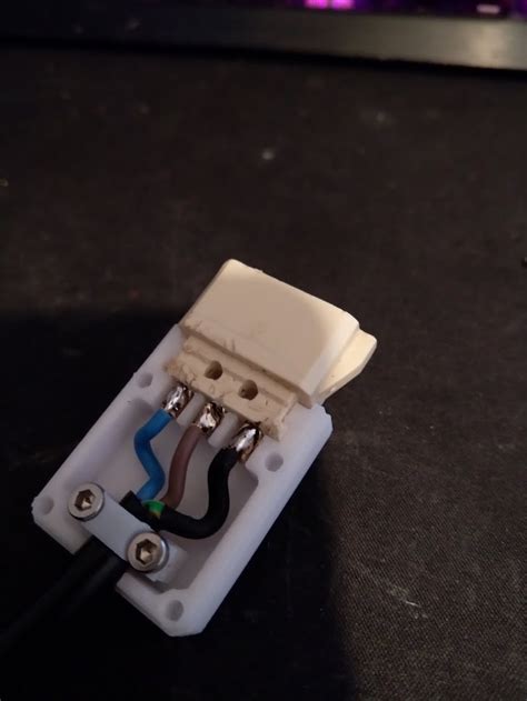 3d File Bernina Sewing Machine Footswitch Plug Enclosure・model To Download And 3d Print・cults