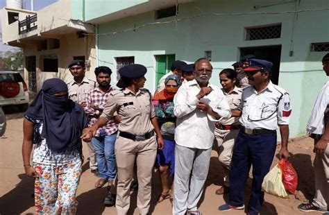 Interbrassing Sex Racket Busted Two Women Arrested In Mumbai अंतरराज्जीय सेक्स रैकेट का